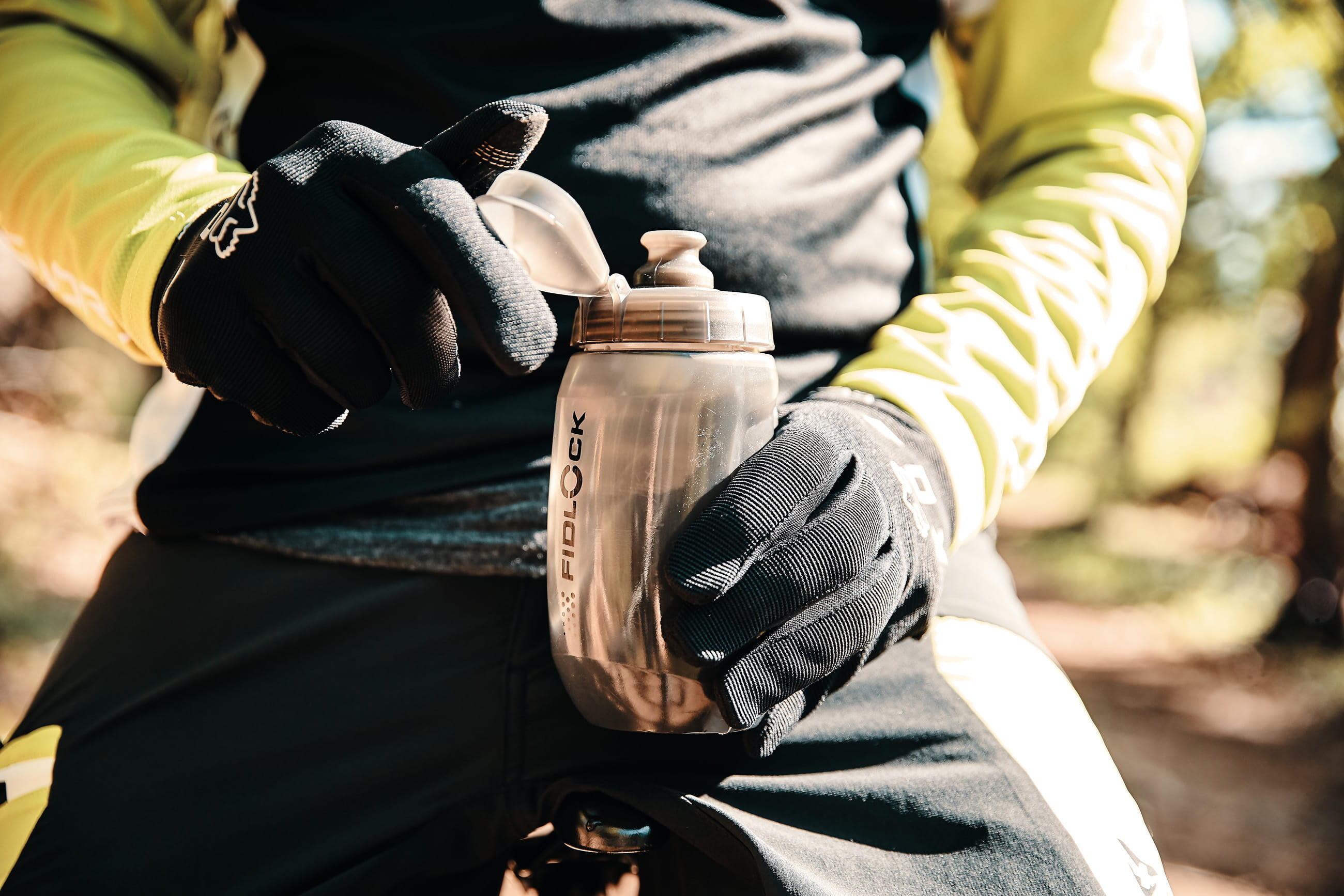 TWIST bottle 450 + bike base Trans Black FIDLOCK | Decathlon