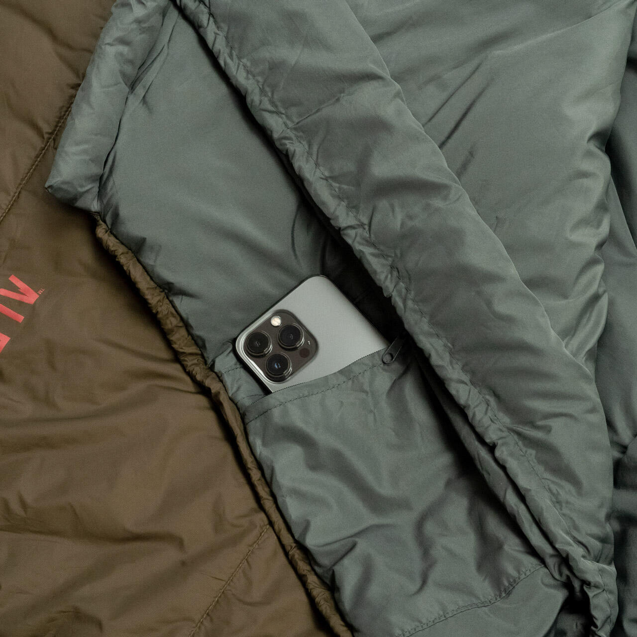 Alpinus Survival 1300 (Left) Sleeping Bag Green | Decathlon