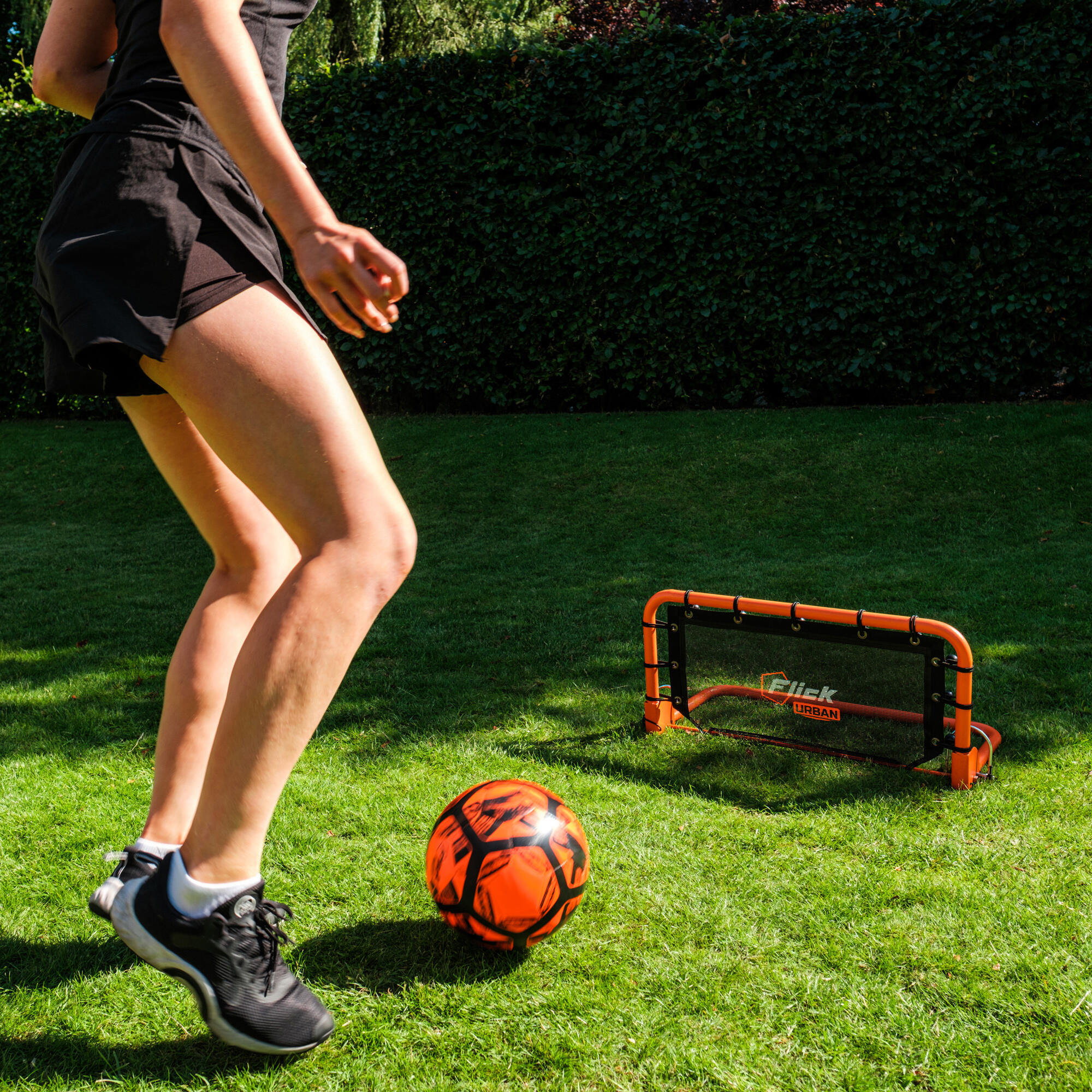Football Flick Urban Mini Wall Rebounder FOOTBALL FLICK | Decathlon