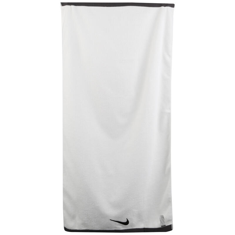 Handdoek Nike fundamental L | NIKE | Decathlon.nl
