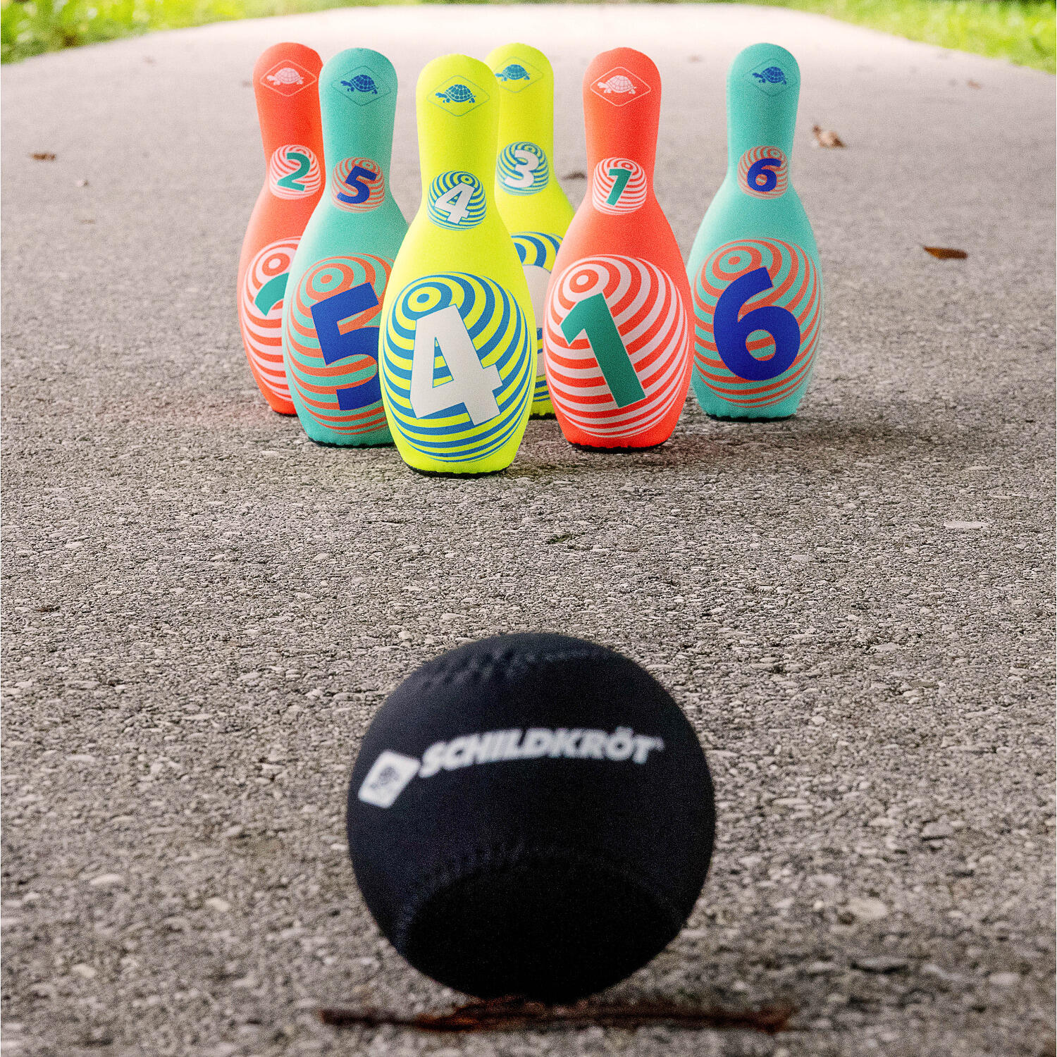 Skittle game Neoprene Kegel Set Pastel Colors Bowling Unisex SCHILDKROT ...