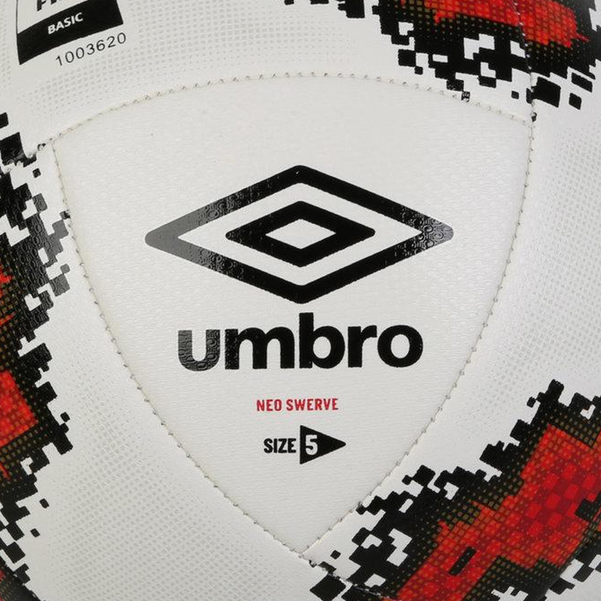 Neo Swerve Football (White/Black/Red) UMBRO | Decathlon