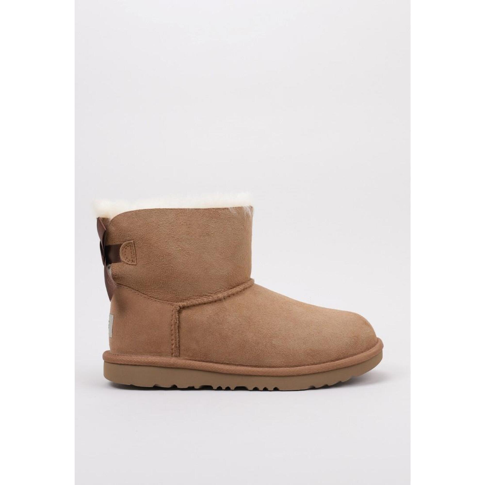UGG Mini Bailey Bow II — Bottines enfant en cuir, couleur Cuir UGG ...