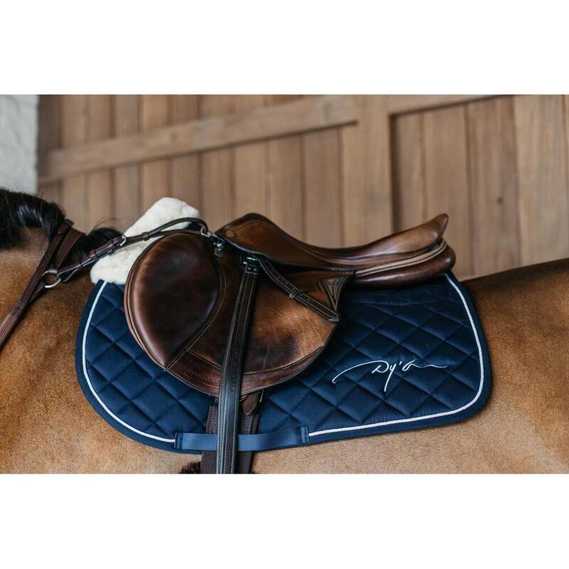 Tapis de selle pour cheval Dy’on Skin Friendly Jumping KENTUCKY ...