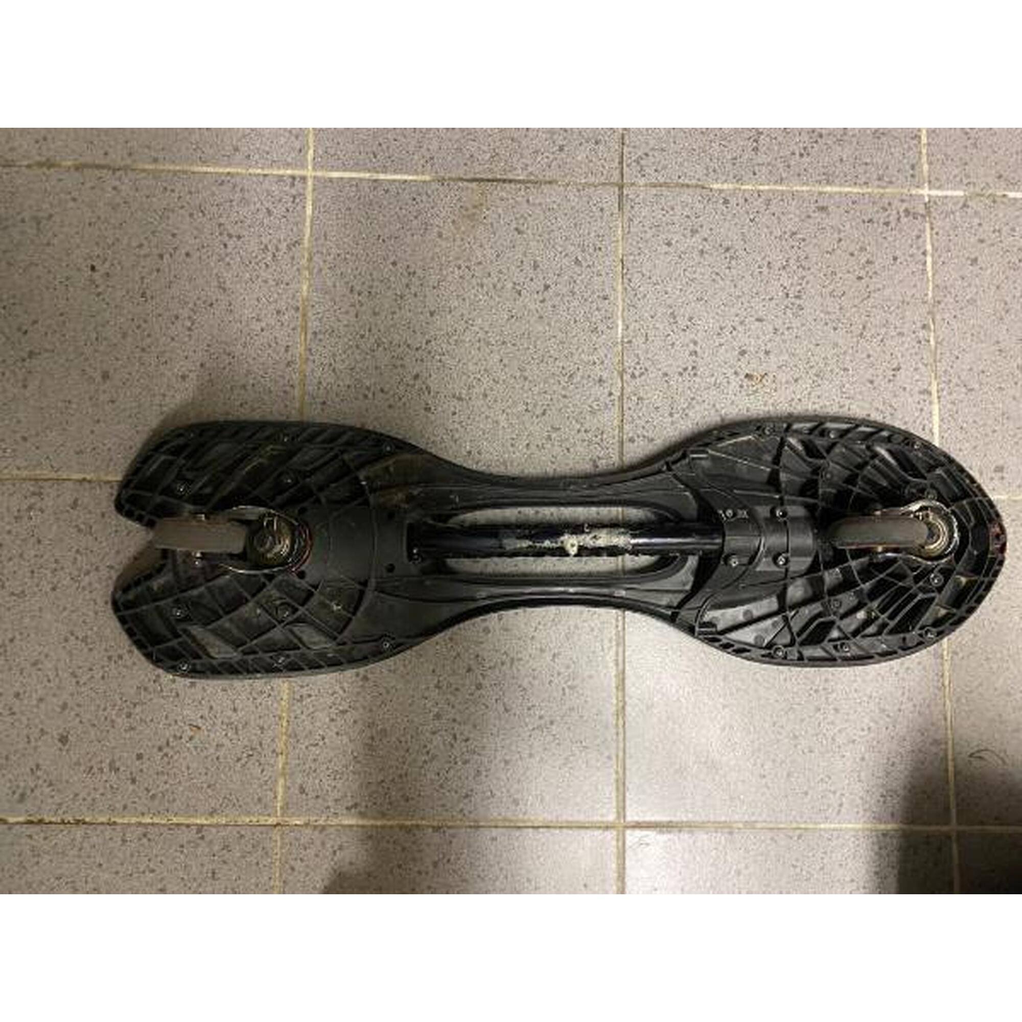 Tussen Particulieren - zwart met rode waveboard | Decathlon