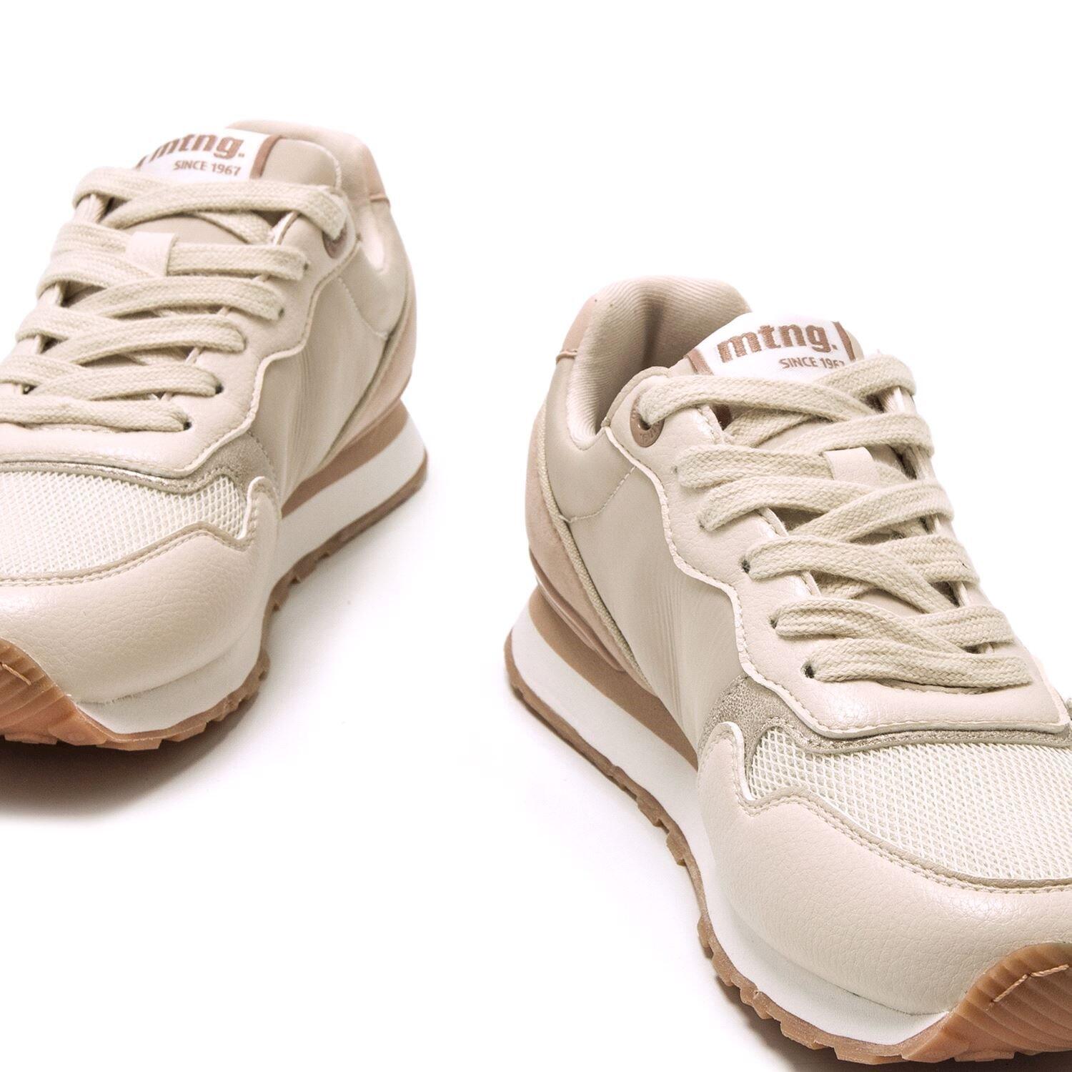 Schoen Mustang model 60441-212 voor vrouwen | Decathlon