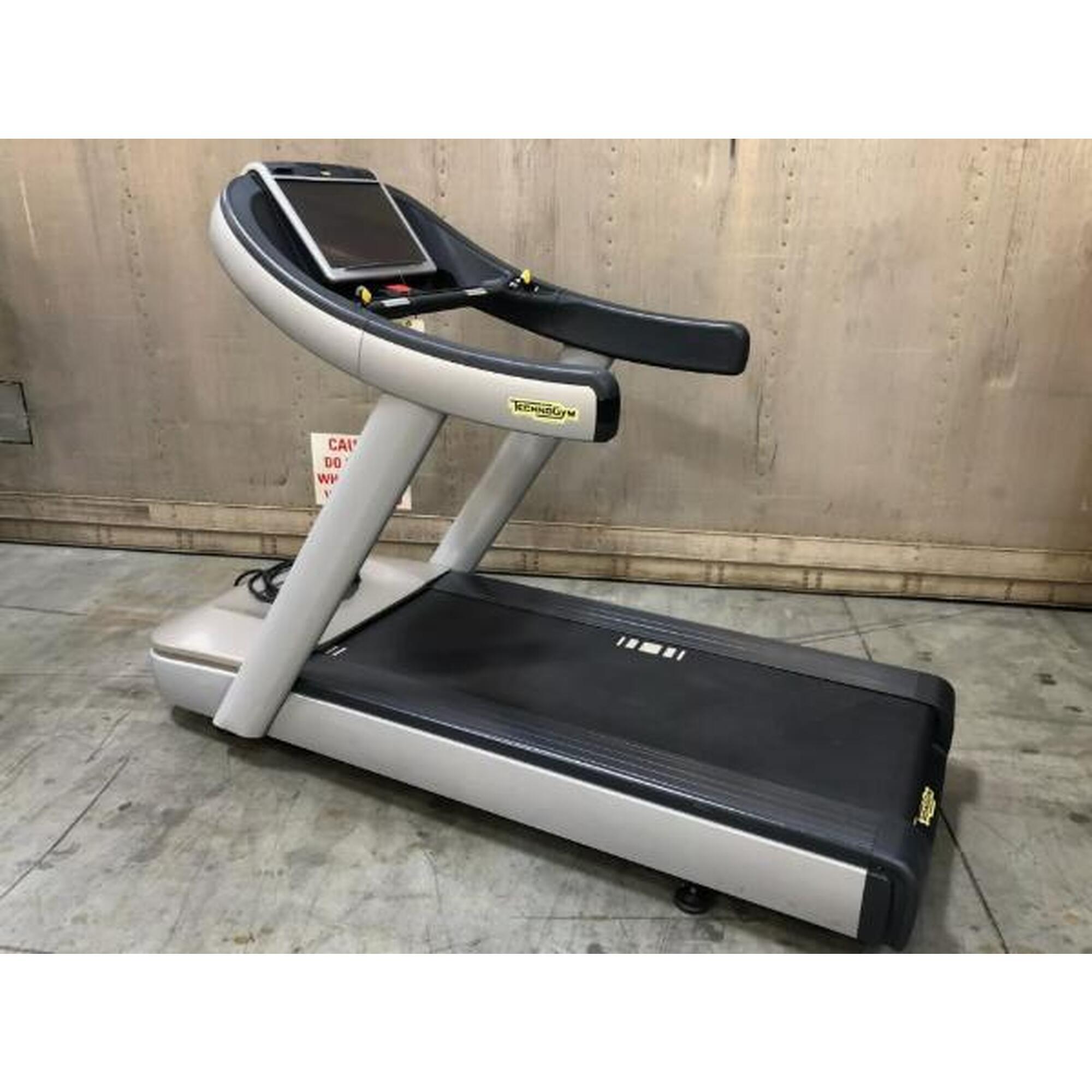 TECHNOGYM Tussen Particulieren - Loopband Technogym: Excite 700 Excite+ | Decathlon