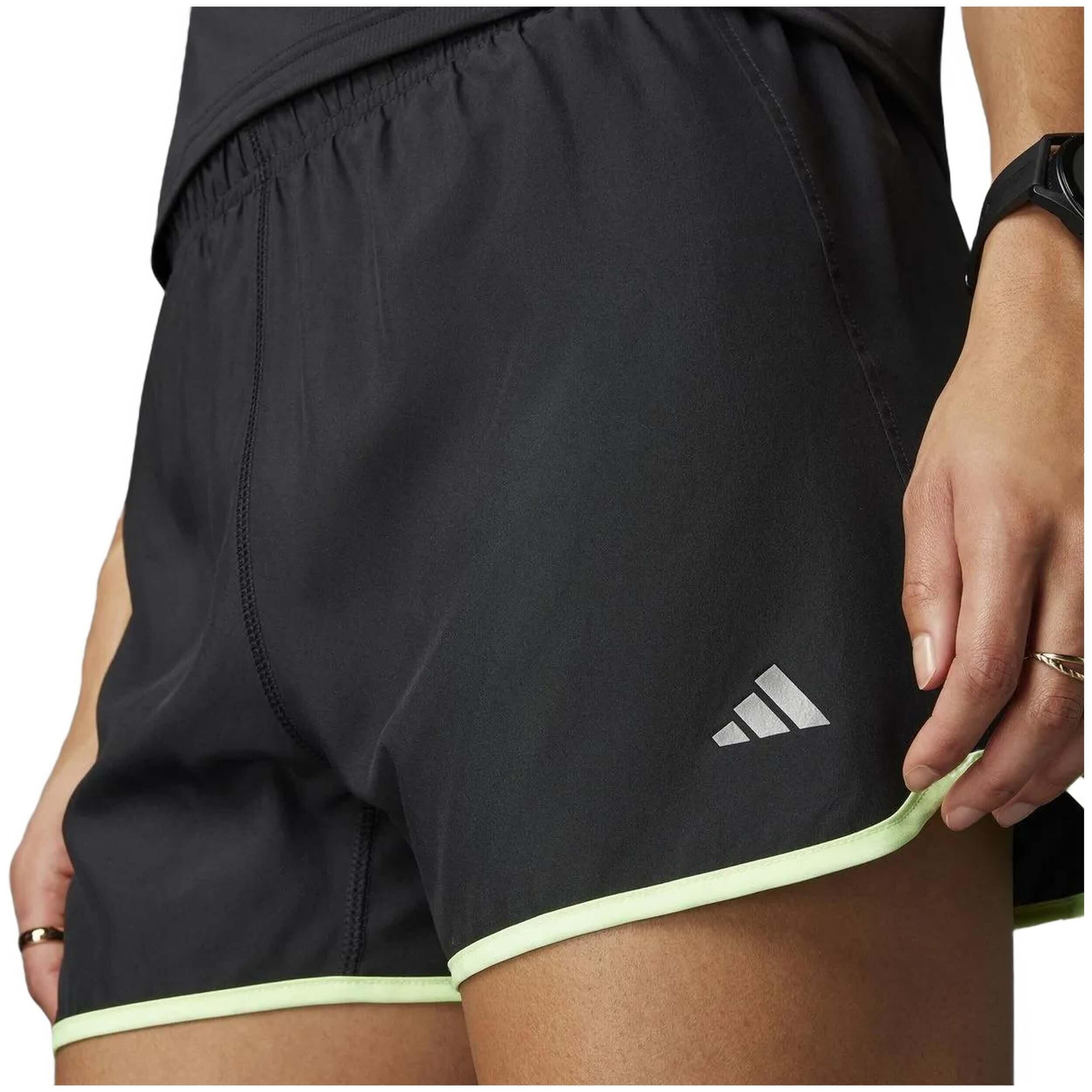 Korte broek Adidas model IL7225 voor vrouwen | Decathlon
