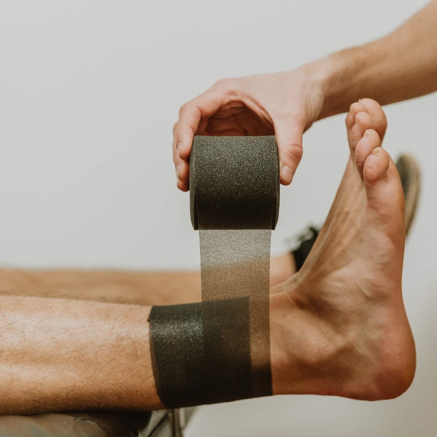 UNDERWRAP - 7CM X 27M - BLACK - PACK OF 3 ROLLS SPORTTAPE | Decathlon