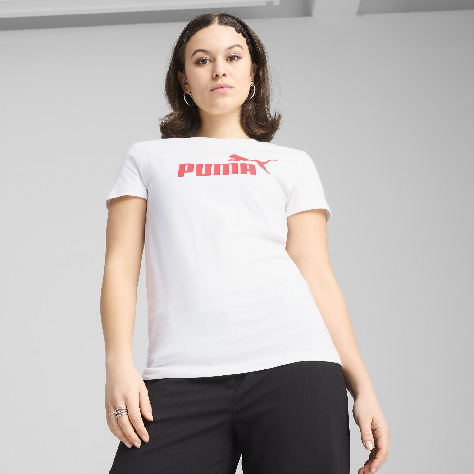 ESS No. 1 Logo T-shirt voor dames PUMA White Peach Frost Red | Decathlon