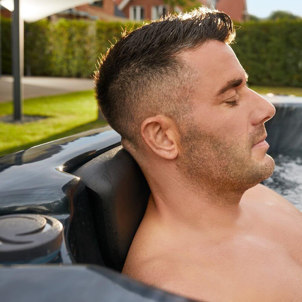 HOME DELUXE Outdoor Whirlpool BLACK MARBLE PURE - 210 x 160 cm für 3 ...