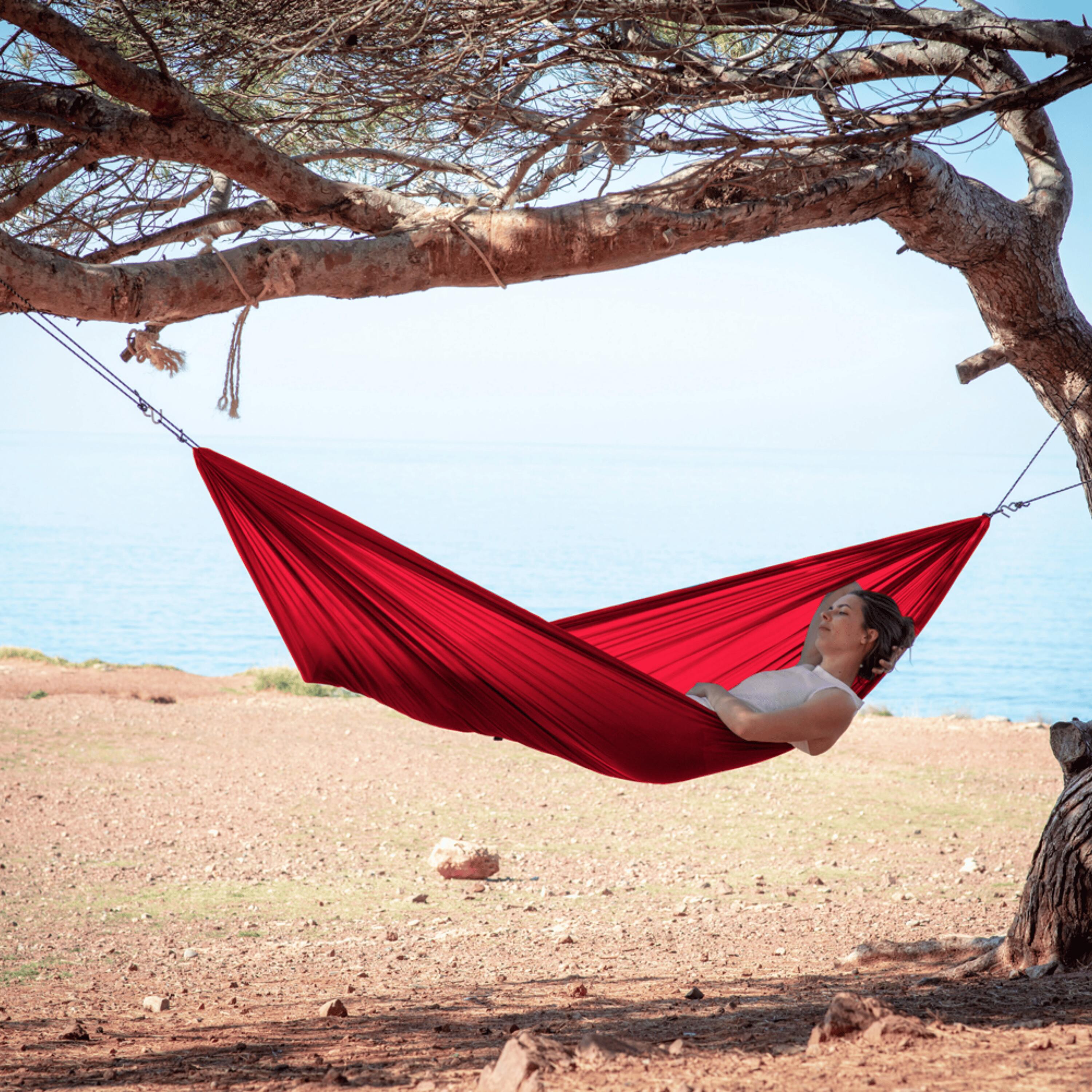 One- Person Hammock Travel Set With Ropes Included - Red | Decathlon