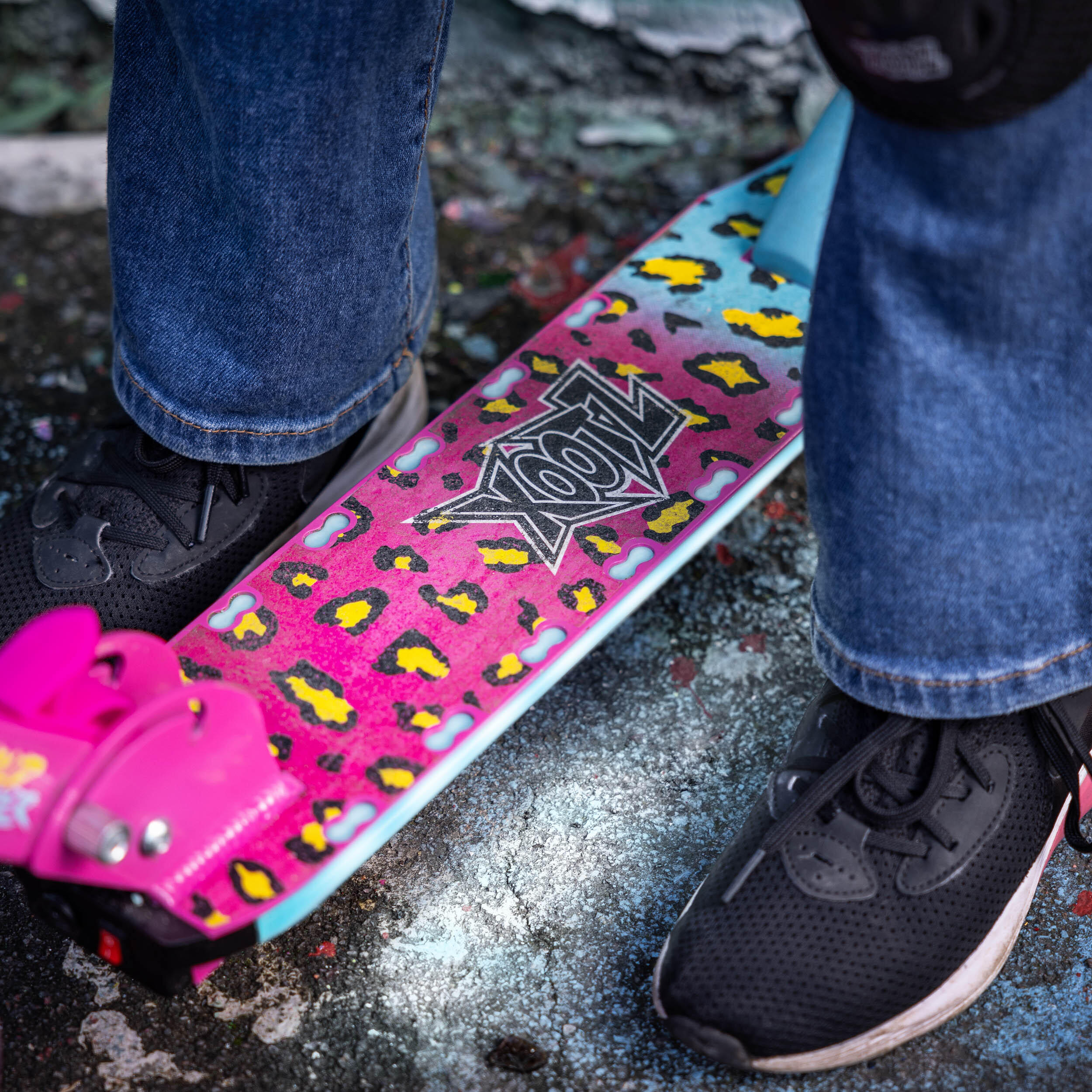 Xootz Wild Rider LED Scooter Pink Tiger Folding Light Up Scooter XOOTZ ...