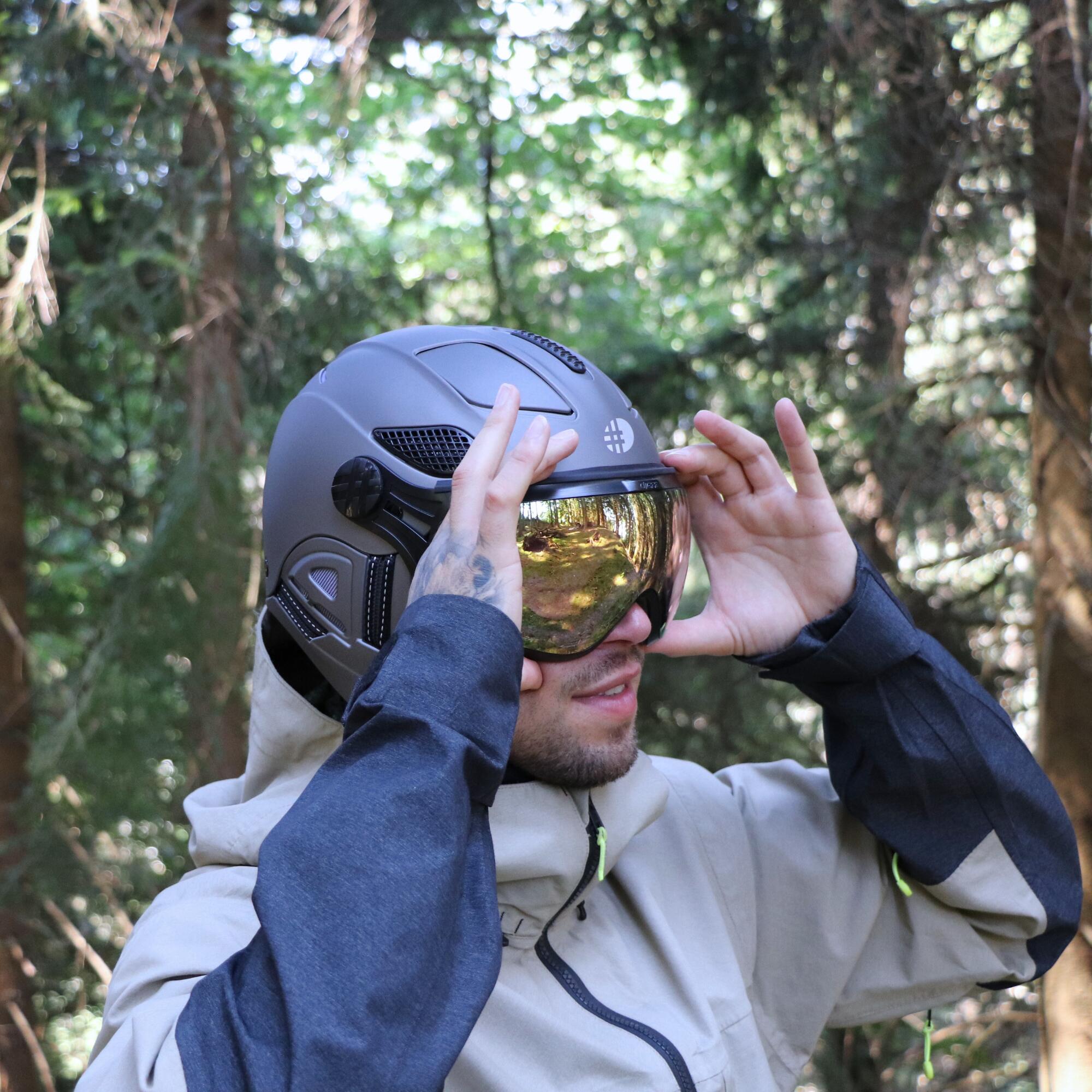 LOUNA II COLOR VISOR HELMET TITANIUM SOFT DIEZZ | Decathlon