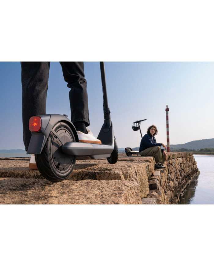 Patinete eléctrico Ninebot E2 Pro E — 45 km autonomía, motor 700W, ruedas 8" SEGWAY | Decathlon