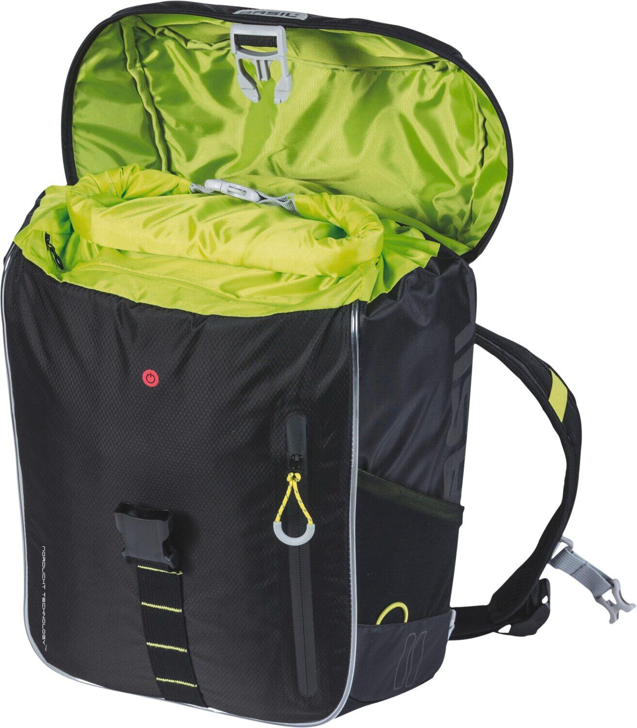 Fietsrugzak met LED-strip Basil Miles Nordlicht 17 liter zwart | Decathlon