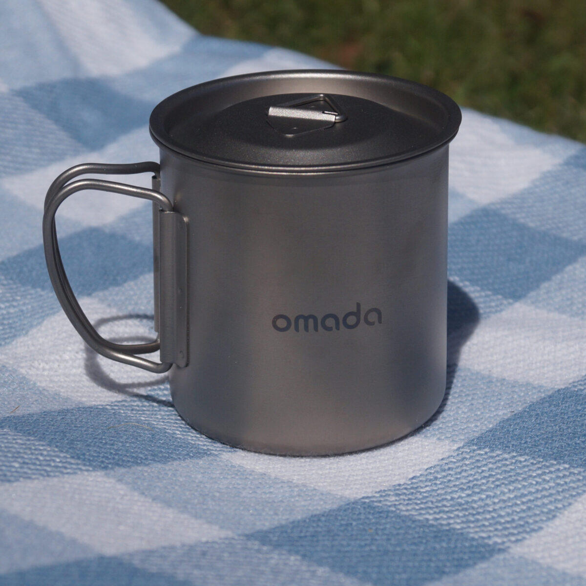 Tasse camping titane Omada 400ml gris légère avec couvercle OMADA ...