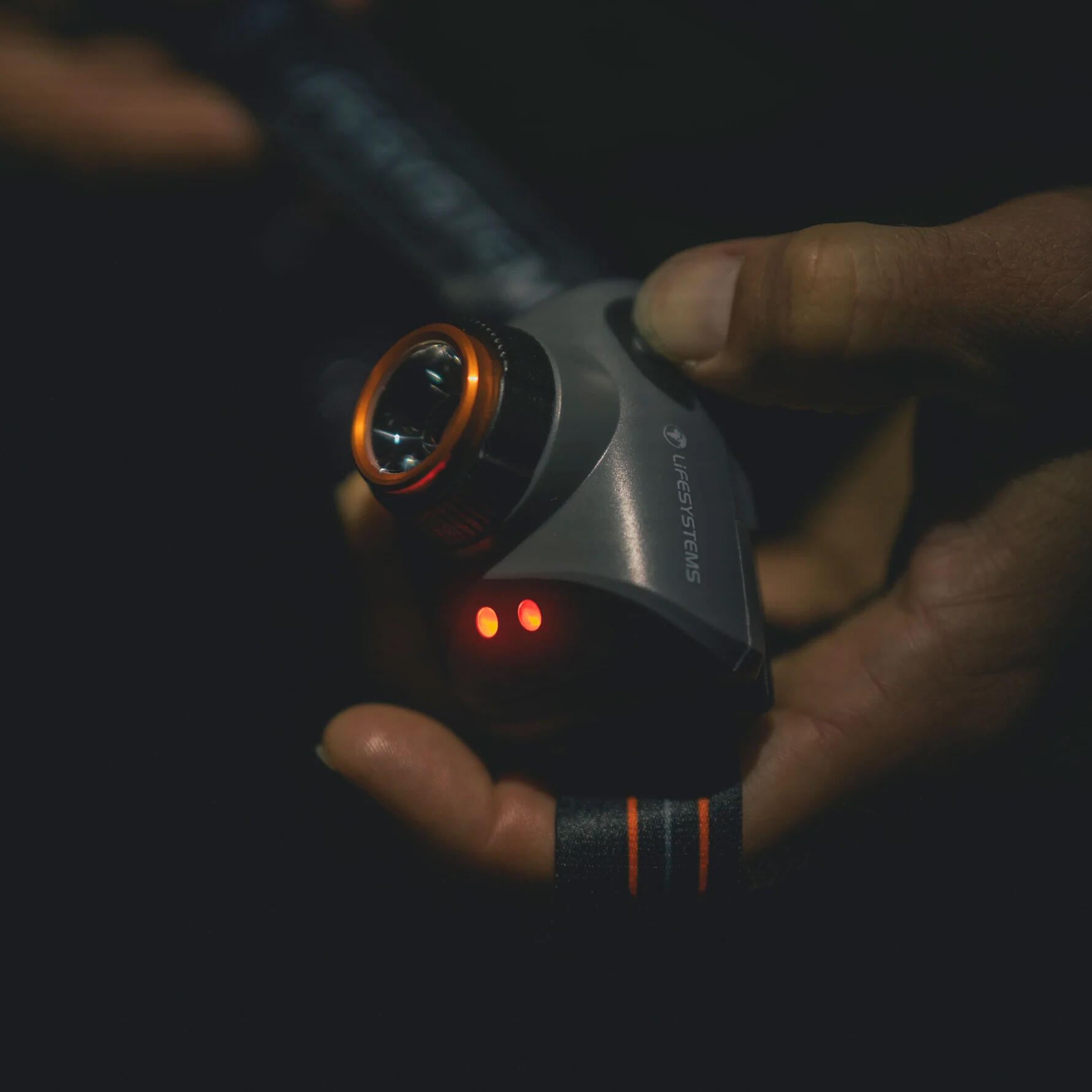 Intensity 580 Rechargeable LED Head Torch LIFESYSTEMS | Decathlon