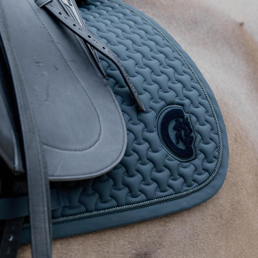 Zadeldek - Zadeldoek plaited 3D logo - Dressage - Dennegroen KENTUCKY ...