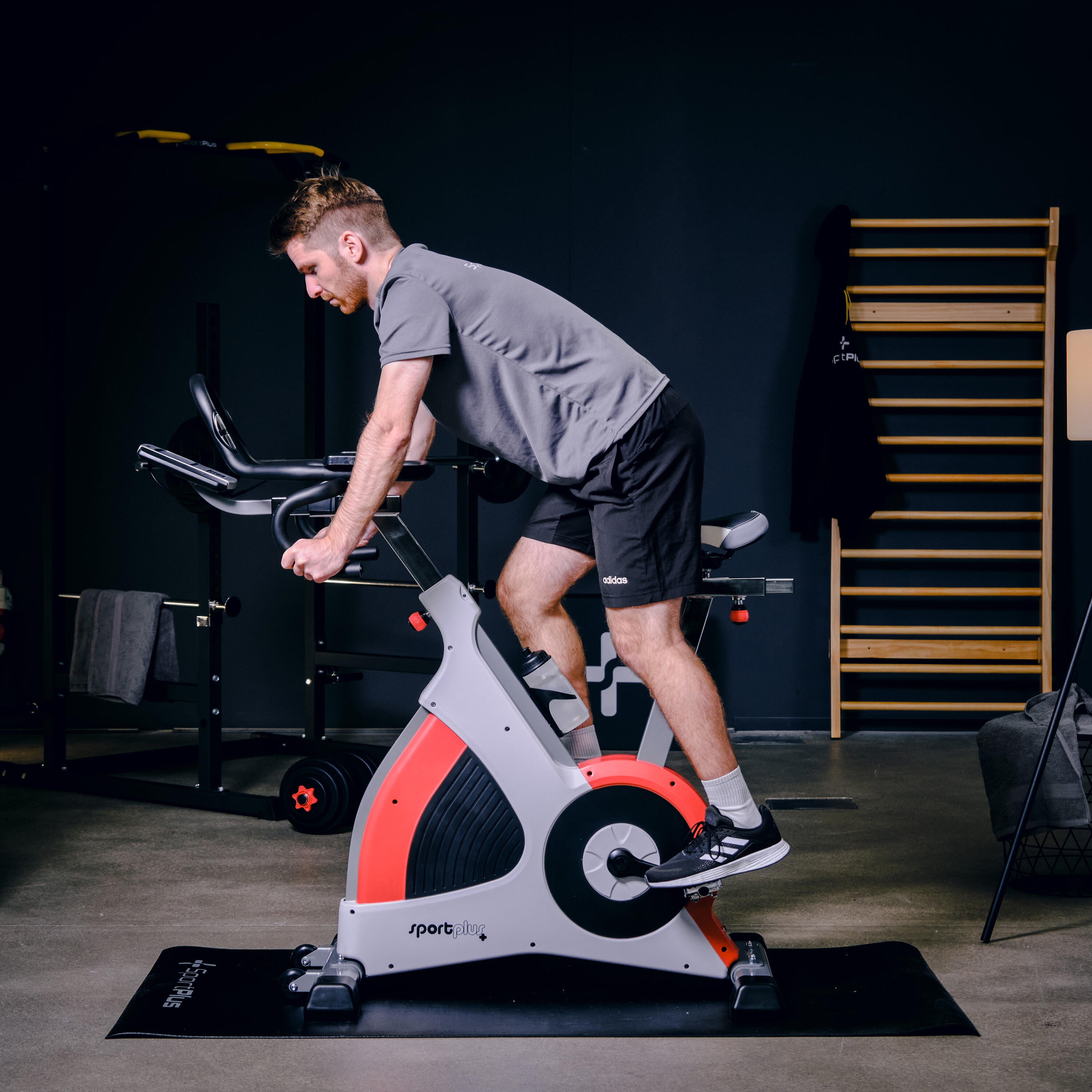 SportPlus Speedbike – Indoor Cycle mit 2in1 Pedalen & Wirbelstrombremse ...