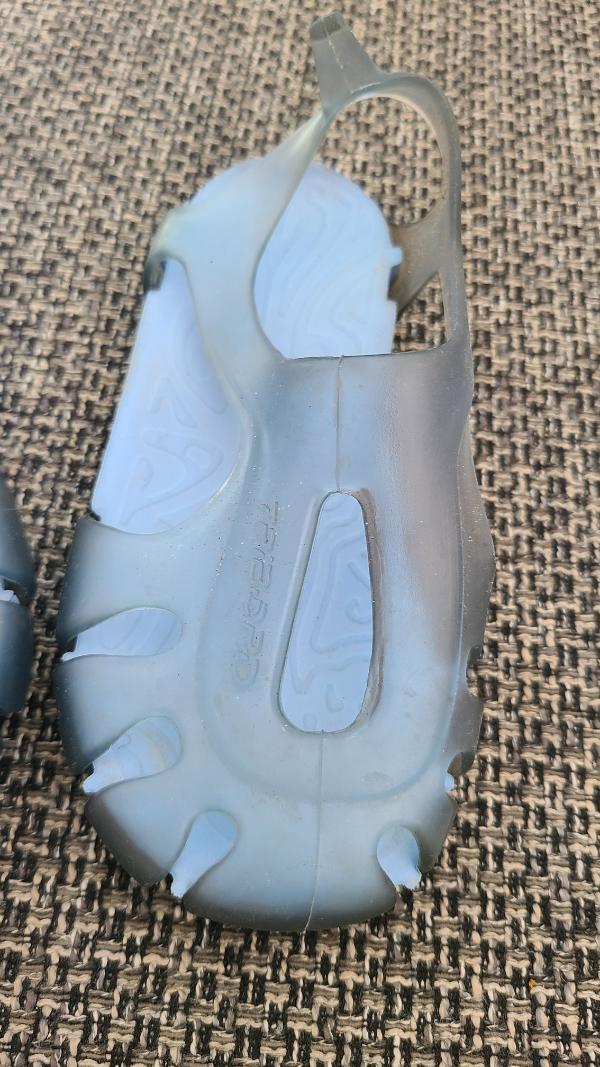 Tussen Particulieren - Tribord Decathlon blauwe watersandalen 25 stuks ...