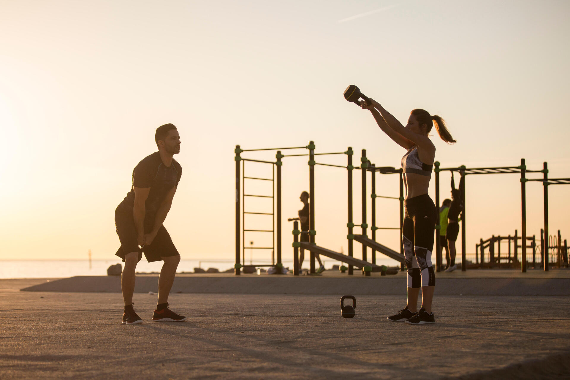 Cast Iron & Rubber Base Kettlebell - 8 kg