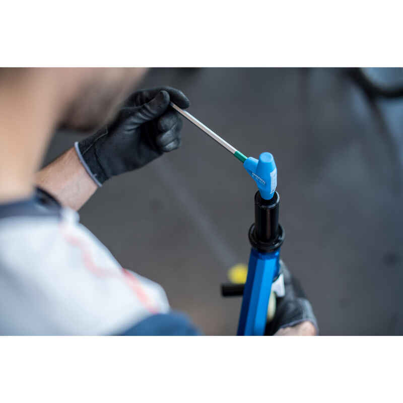 Zamenjava kompresijskega sistema skiroja - Decathlon