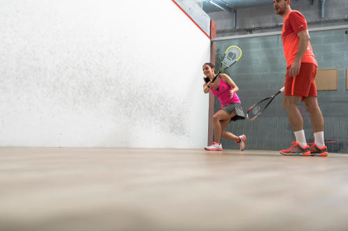 Le squash : découvrez ses règles, ses bienfaits, l'équipement...