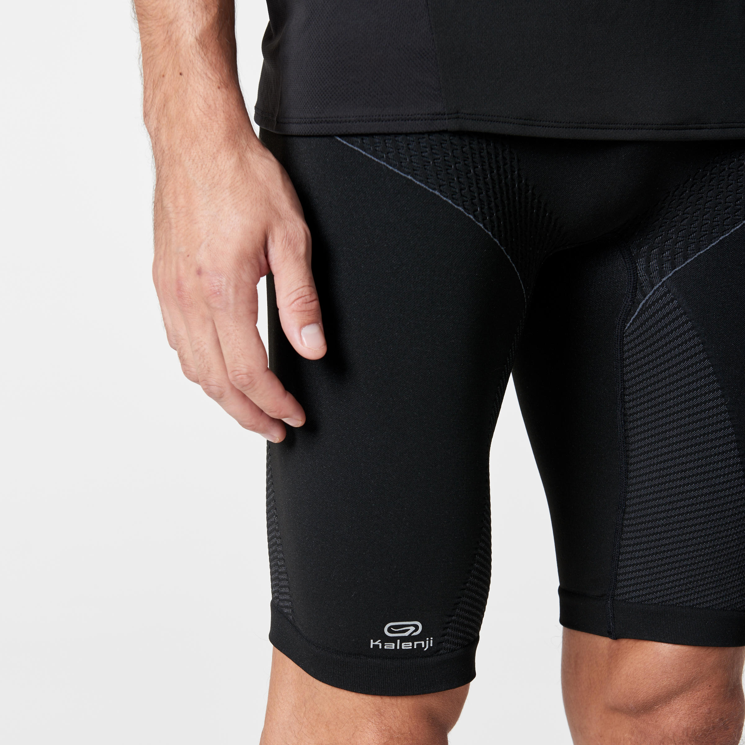 KIPRUN MEN'S SEAMLESS RUNNING/TRAIL TIGHT SHORTS - BLACK