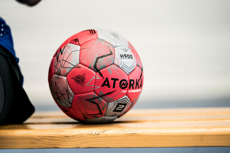 H900 IHF Size 2 Adult Handball - Pink/Grey - Decathlon