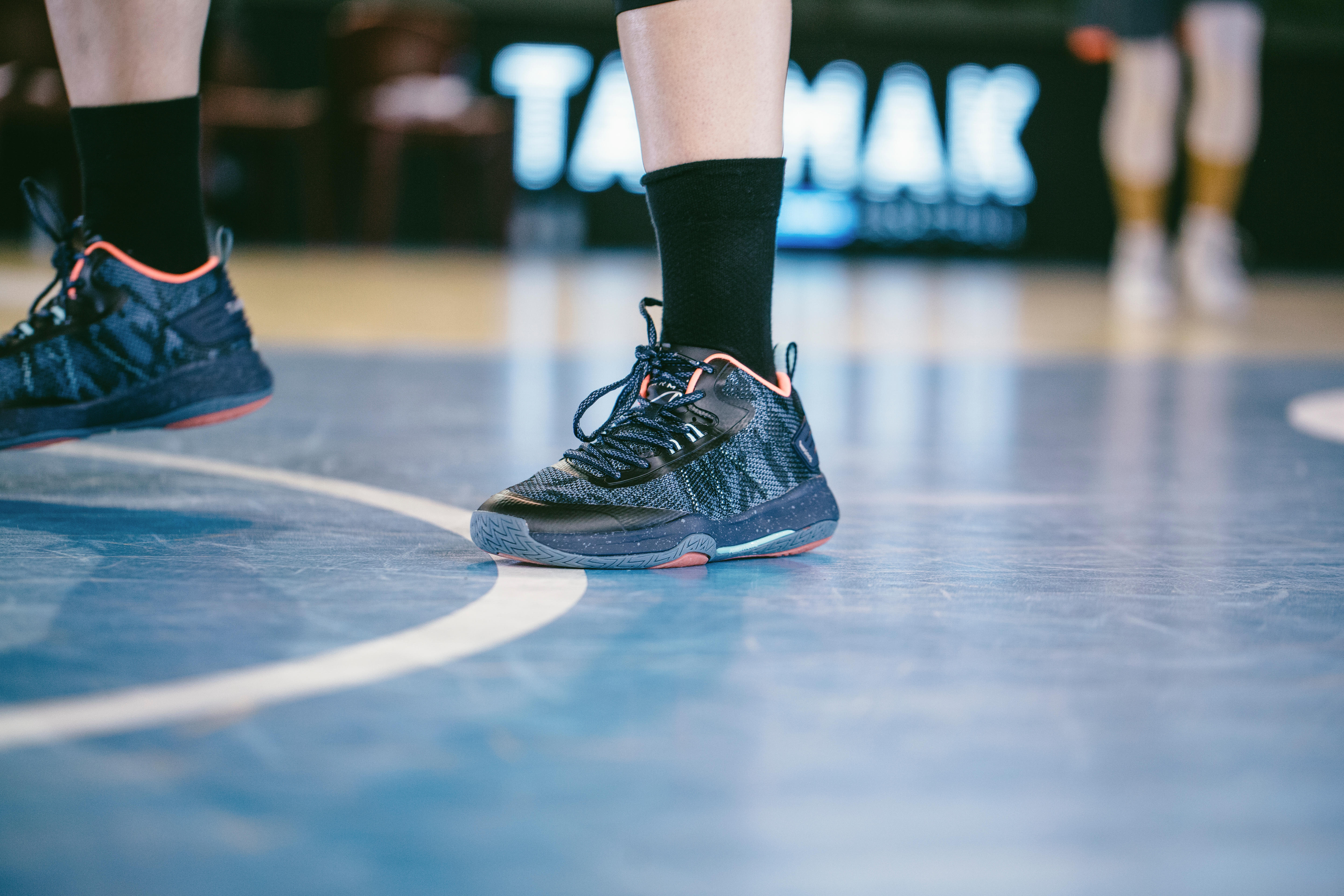 SC500 Adult Mid Basketball Shoes For Intermediate Players - Black/Pink ...