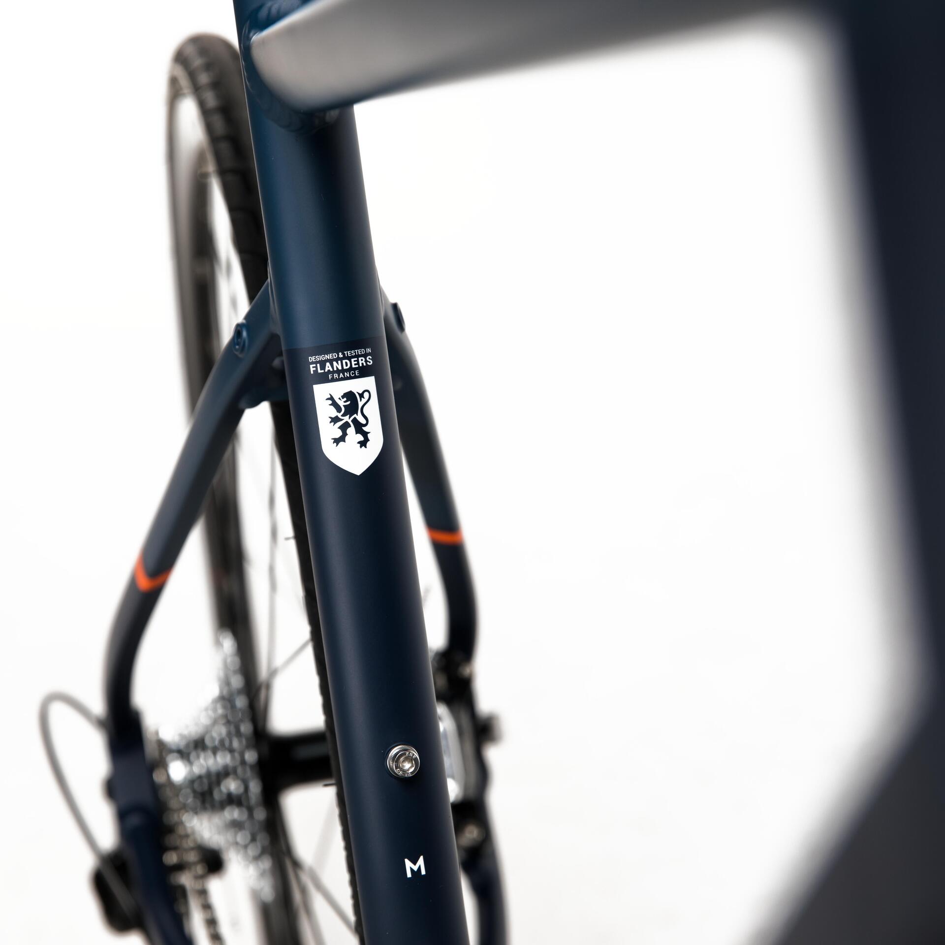 Sepeda Jalan Raya 105 Disc Triban RC520 - Biru Tua