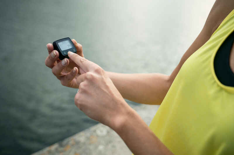 ONWALK 900 PEDOMETER AND ACCELEROMETER - BLACK - Decathlon