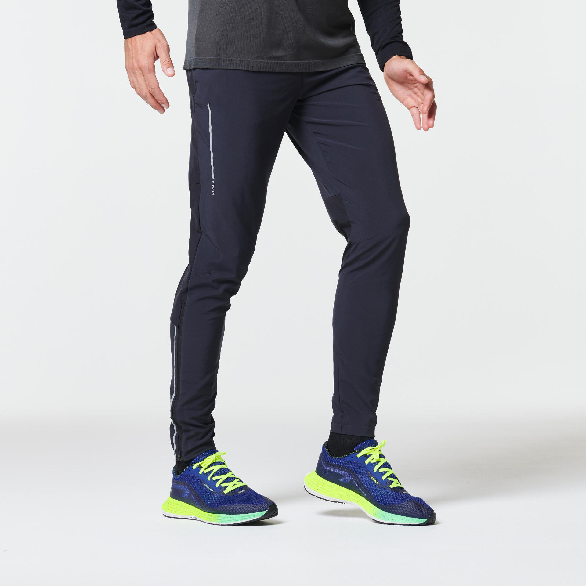 KIPRUN MEN'S RUNNING FITTED TROUSERS LIGHT BLACK