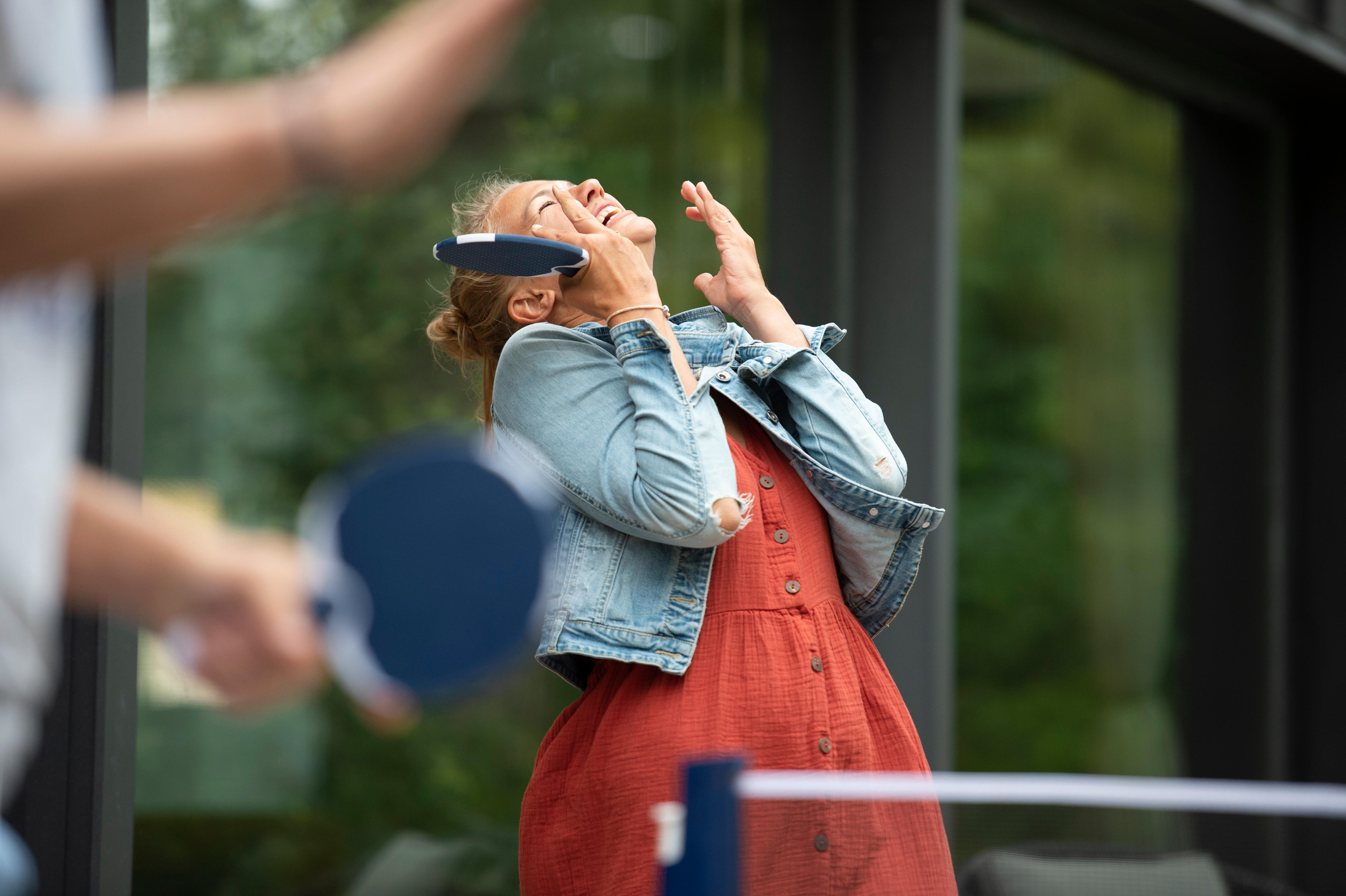 Table Tennis Rollnet Set Pongori - 2 Bats and 2 Balls