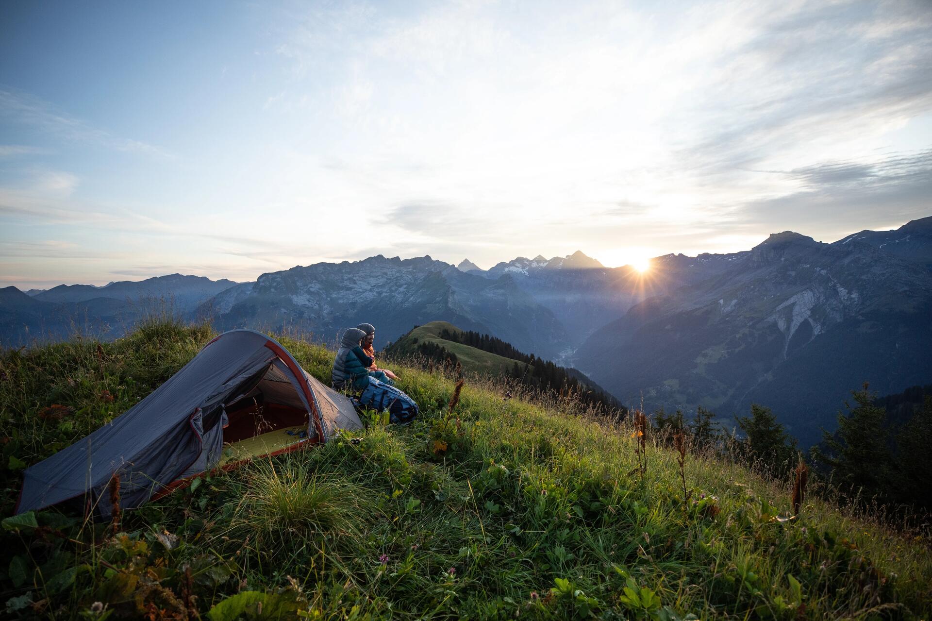 10°C lightweight, compact down trekking sleeping bag, MT900 SIMOND ...