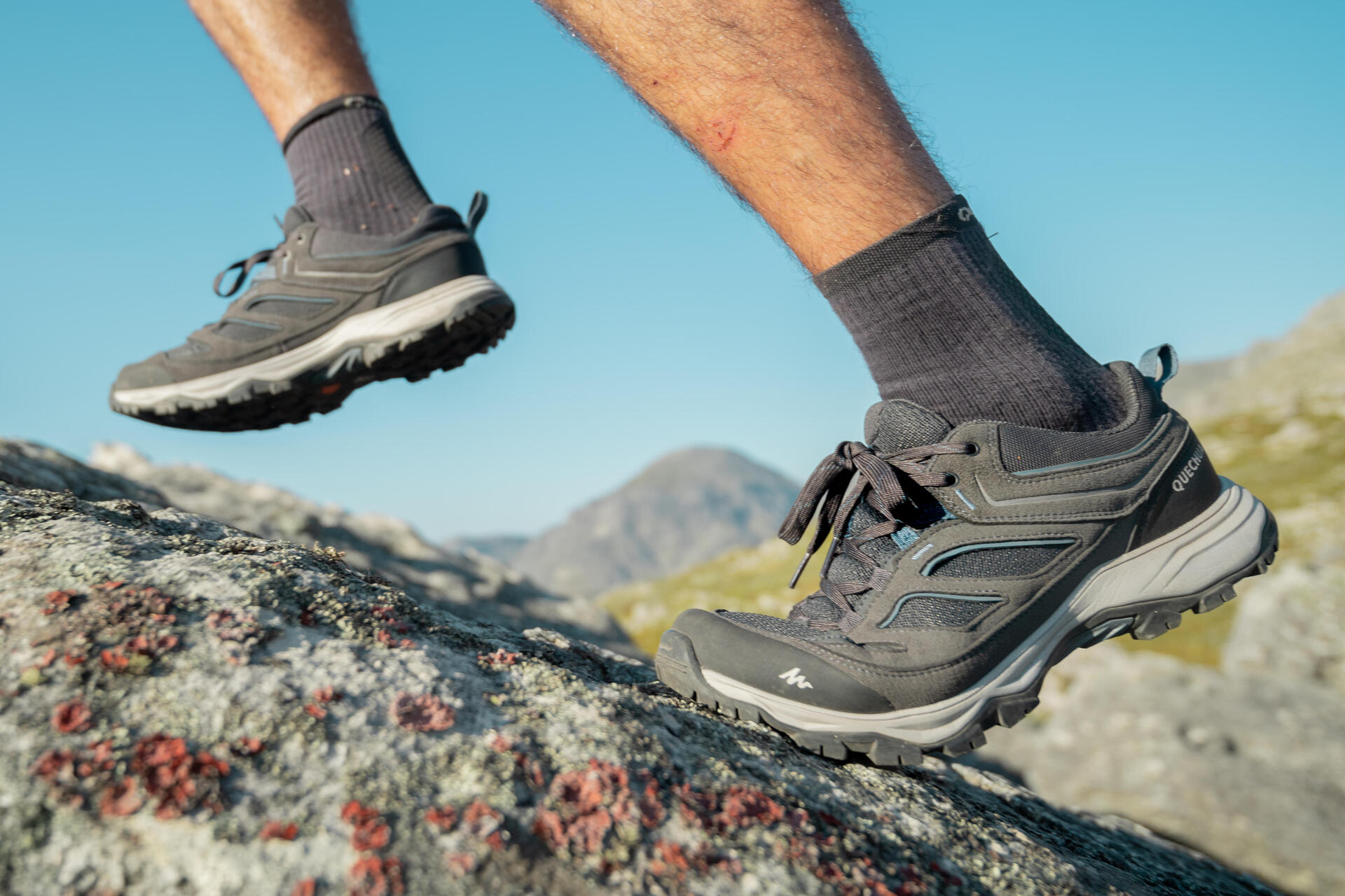 Men’s Mountain Hiking Boots MH100 - Grey