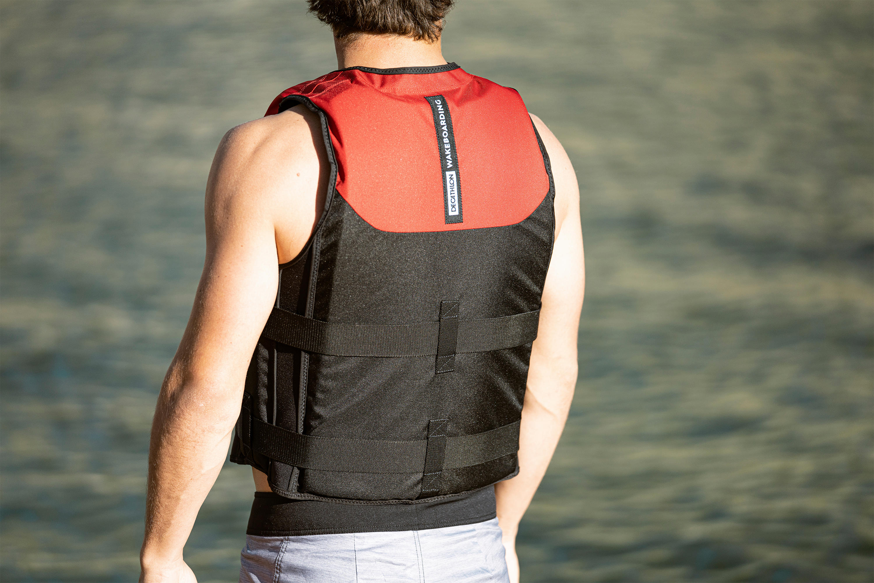 50 N BUOYANCY VEST FOR TOW SPORTS.
