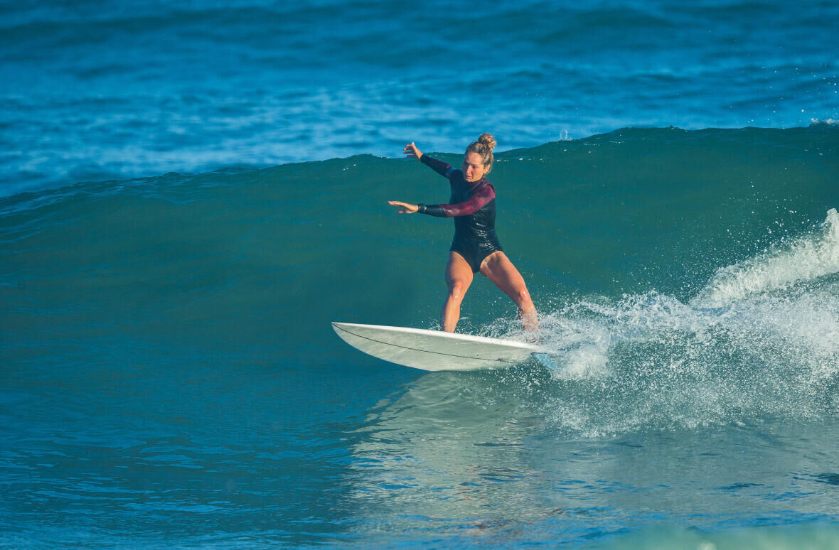 COMMENT APPRENDRE LE SURF QUAND ON EST DÉBUTANT COMMENT APPRENDRE LE SURF QUAND ON EST DÉBUTANT