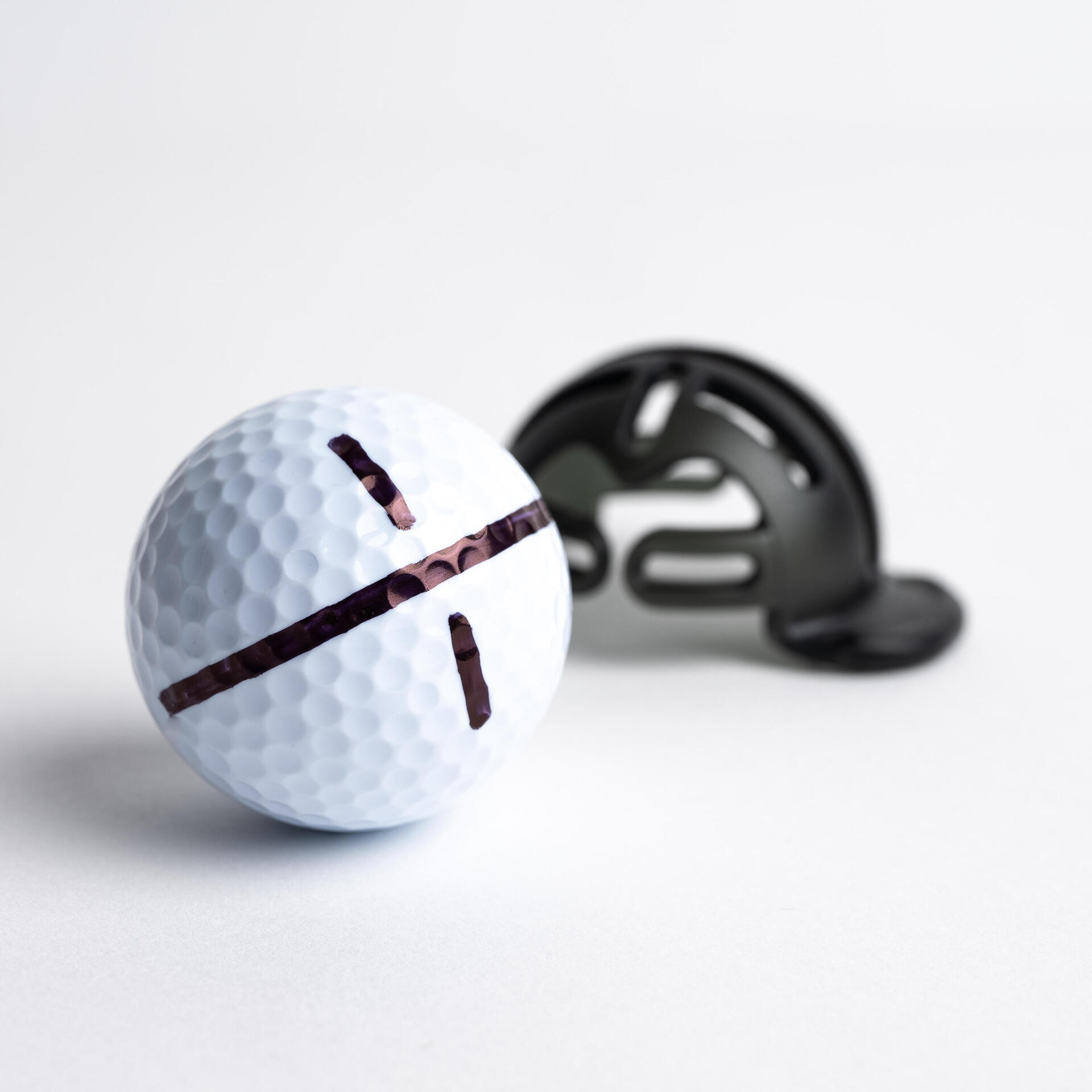 Golf ball line stencil