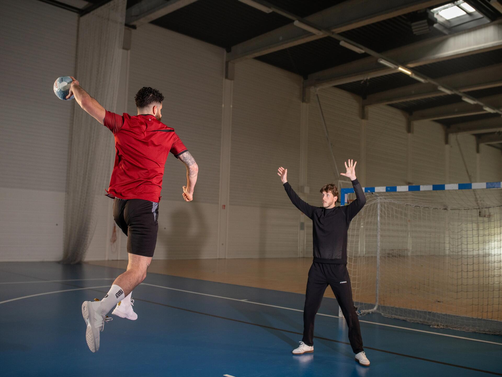 Conhecer as diversas posições e papéis num campo de andebol!