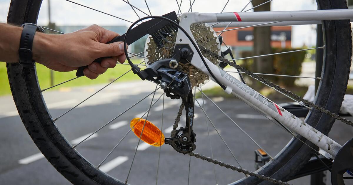 Limpia el cassette de tu bicicleta en seis pasos