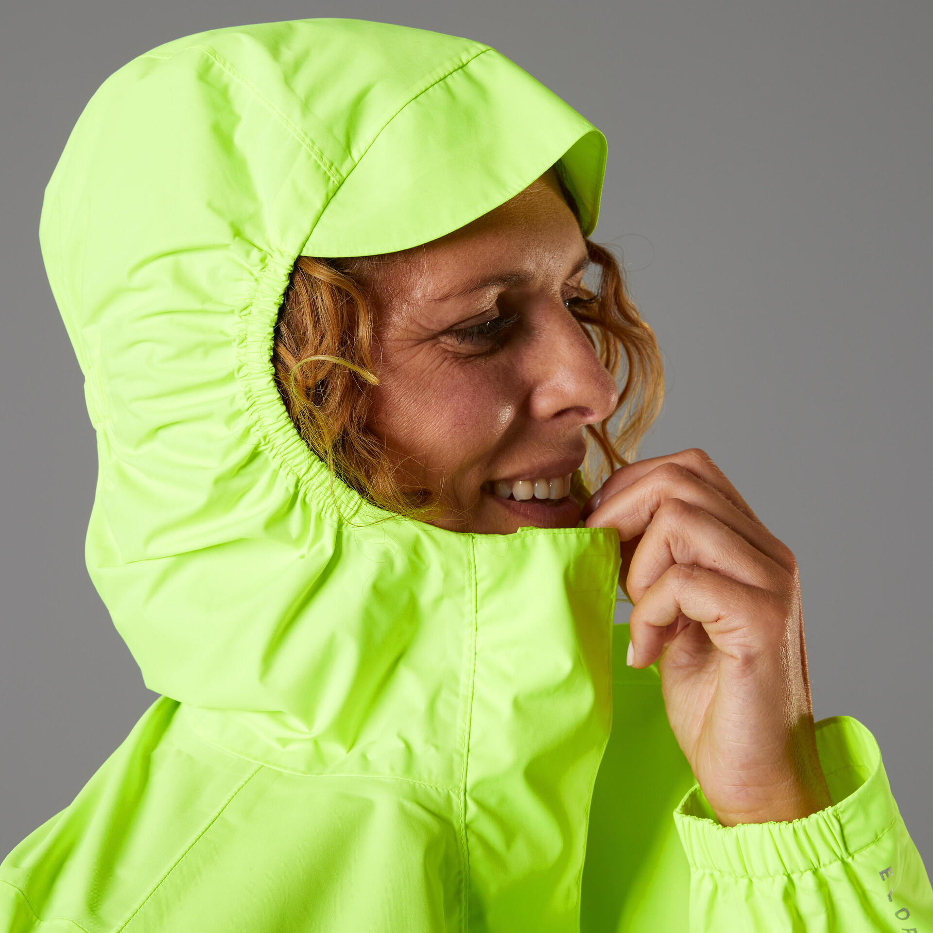 Women's City Cycling Rain Jacket 120 PPE Daily Visibility Certified ...