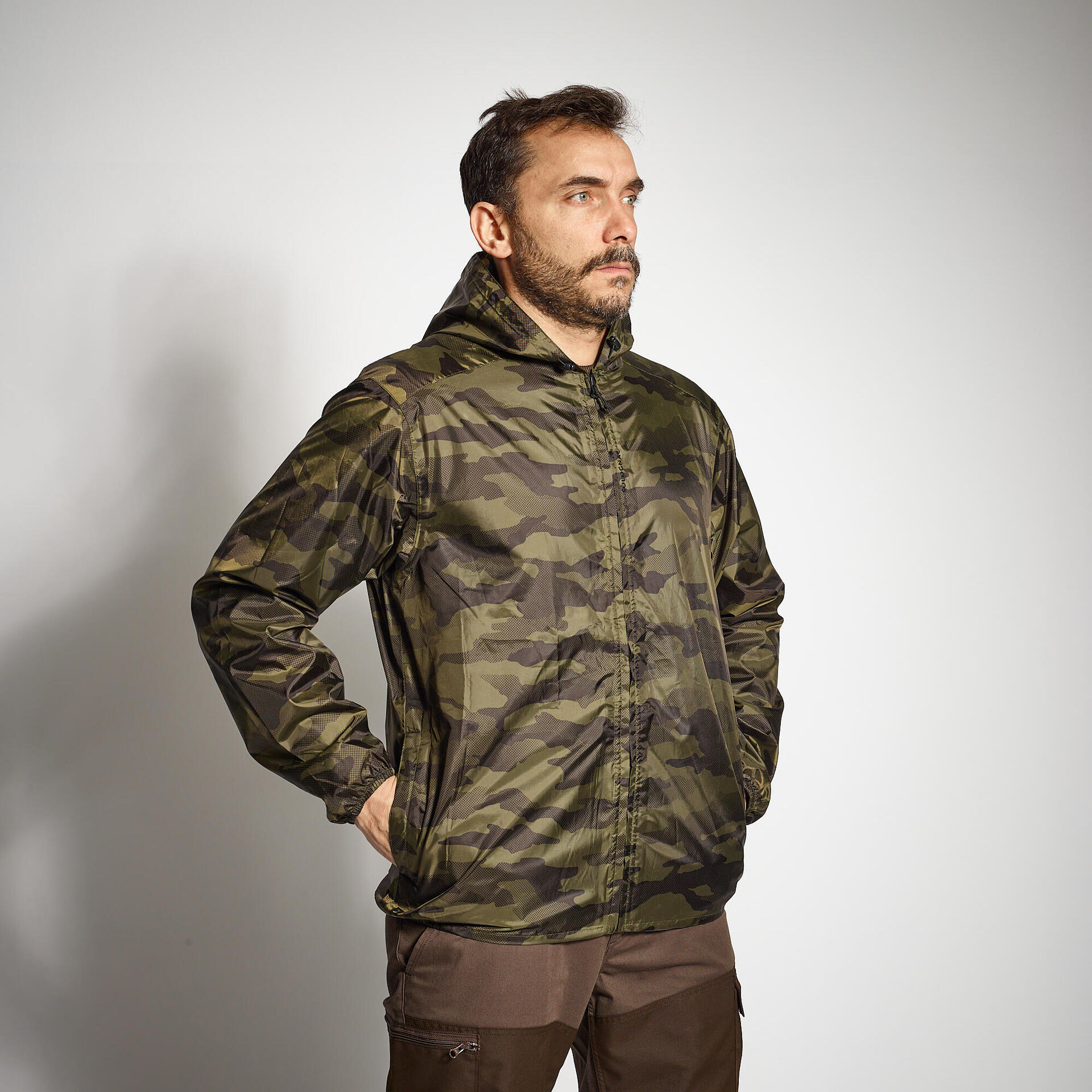 HUNTING JACKET 100 LIGHTWEIGHT AND WATERPROOF CAMO GREEN