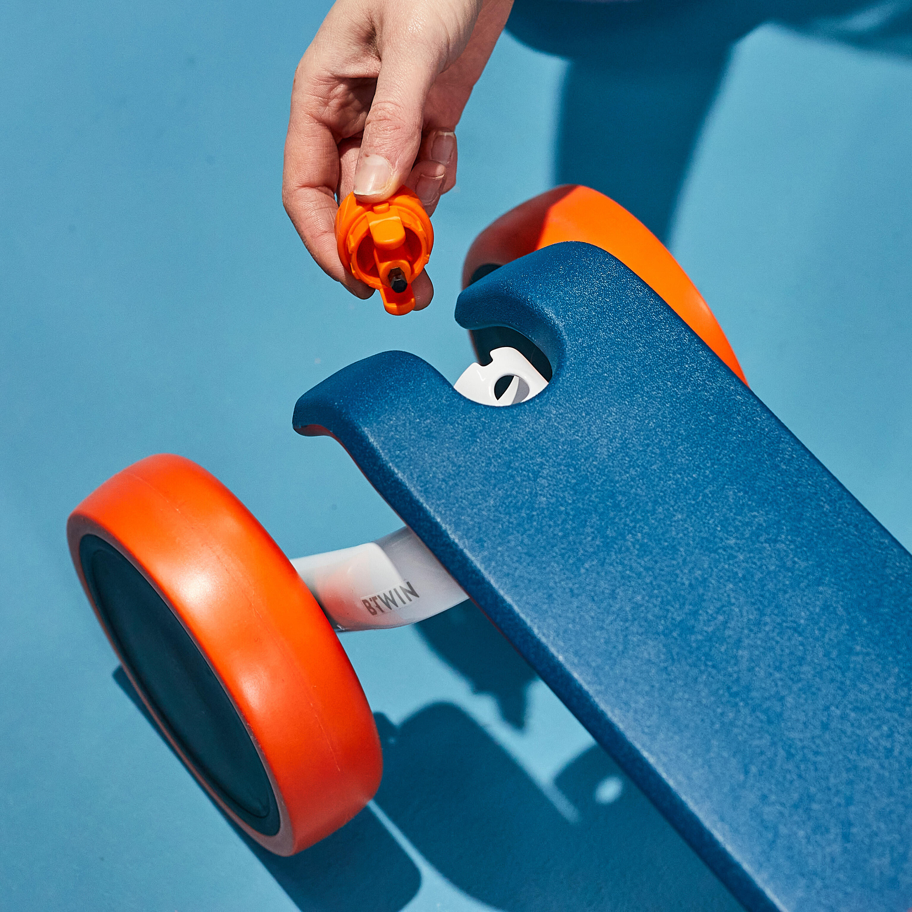 Kids’ Convertible 2-in-1 Ride-On to Balance Bike - Snow white, Papaya orange, Pale mint - Btwin ...