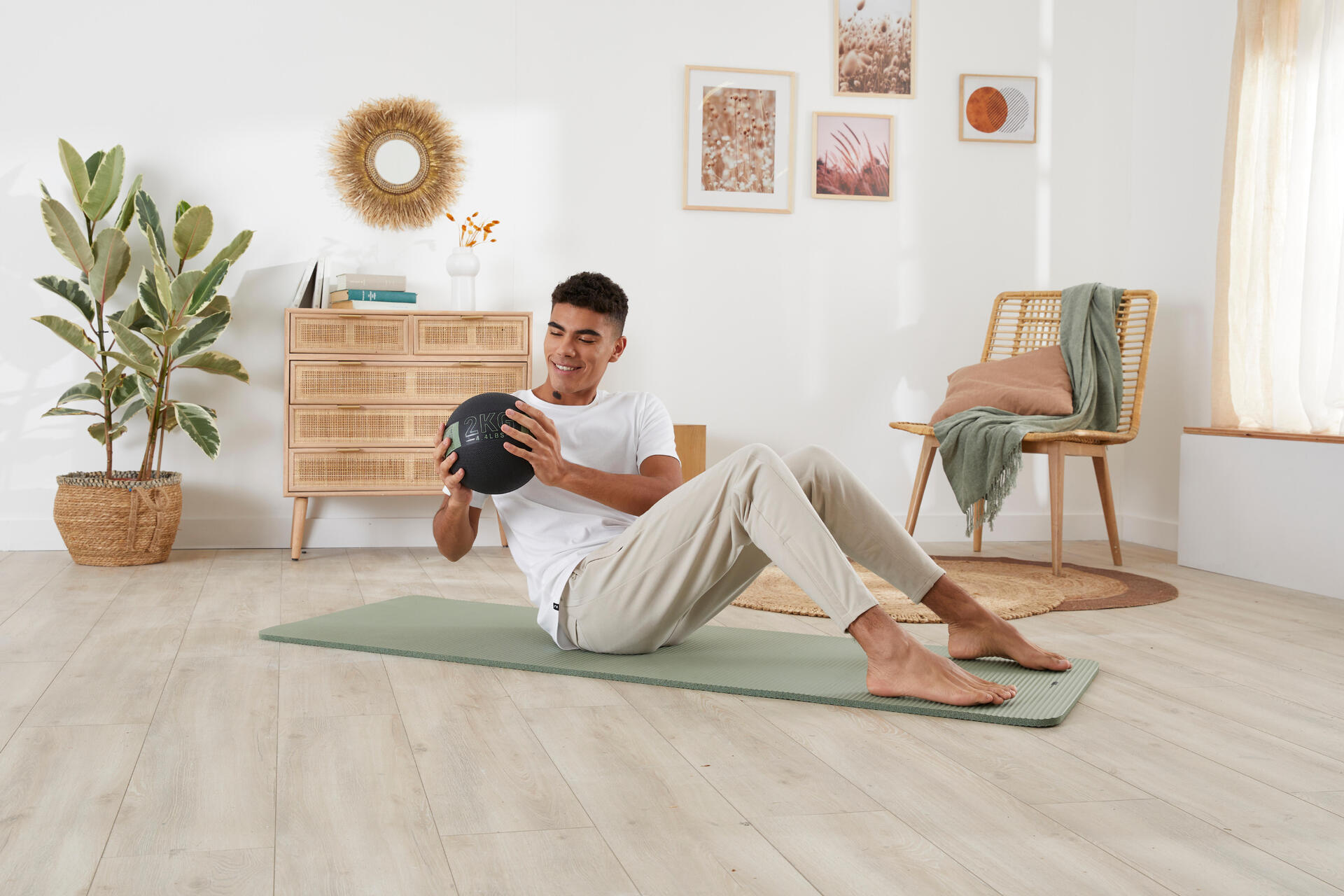 2 kg Rubber Medicine Ball - Black/Grey