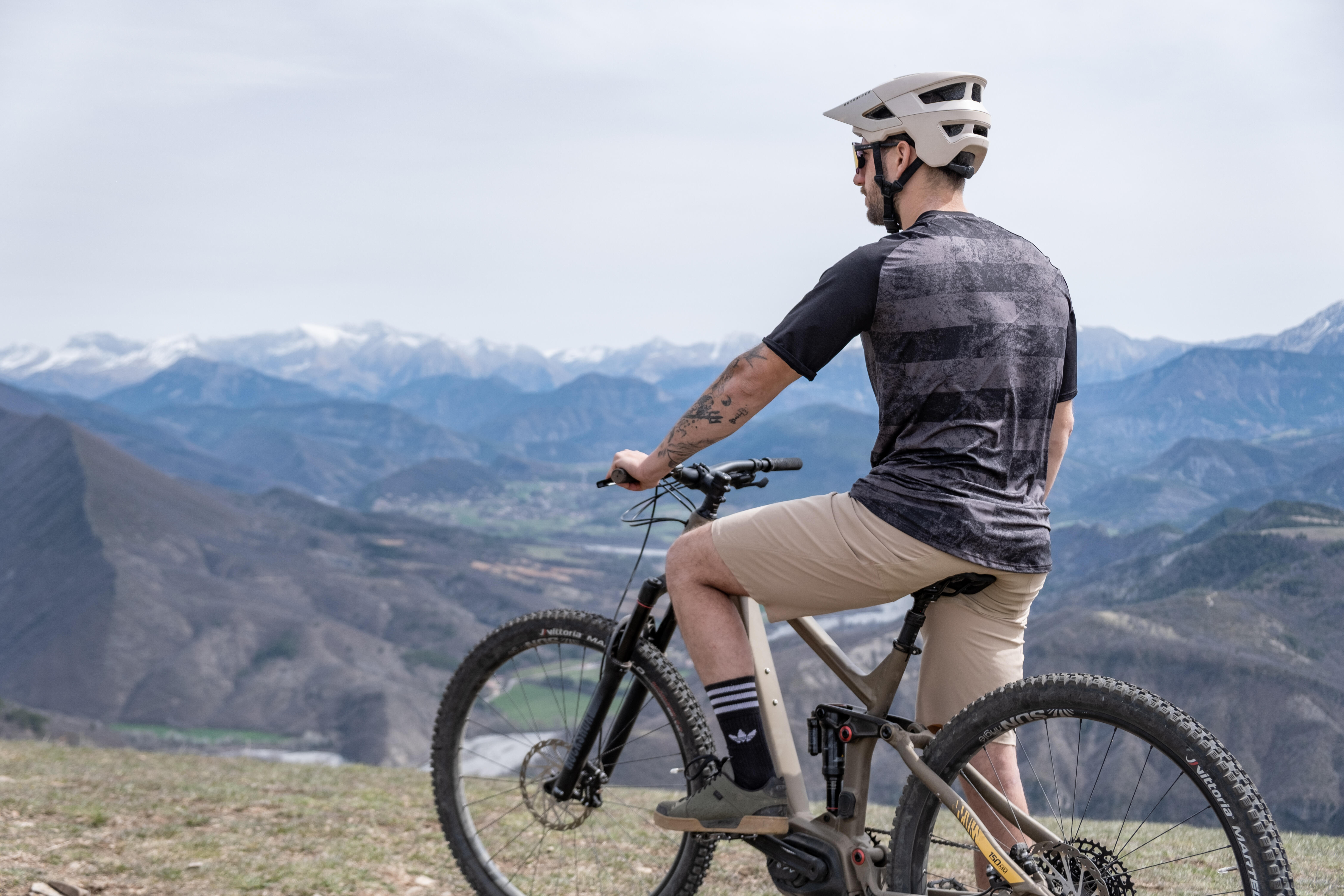All Mountain Short Sleeved Mountain Bike Jersey Feel Black