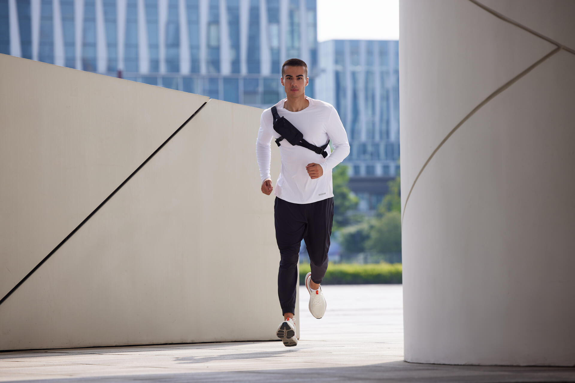 Crossbody Running Bag - Black