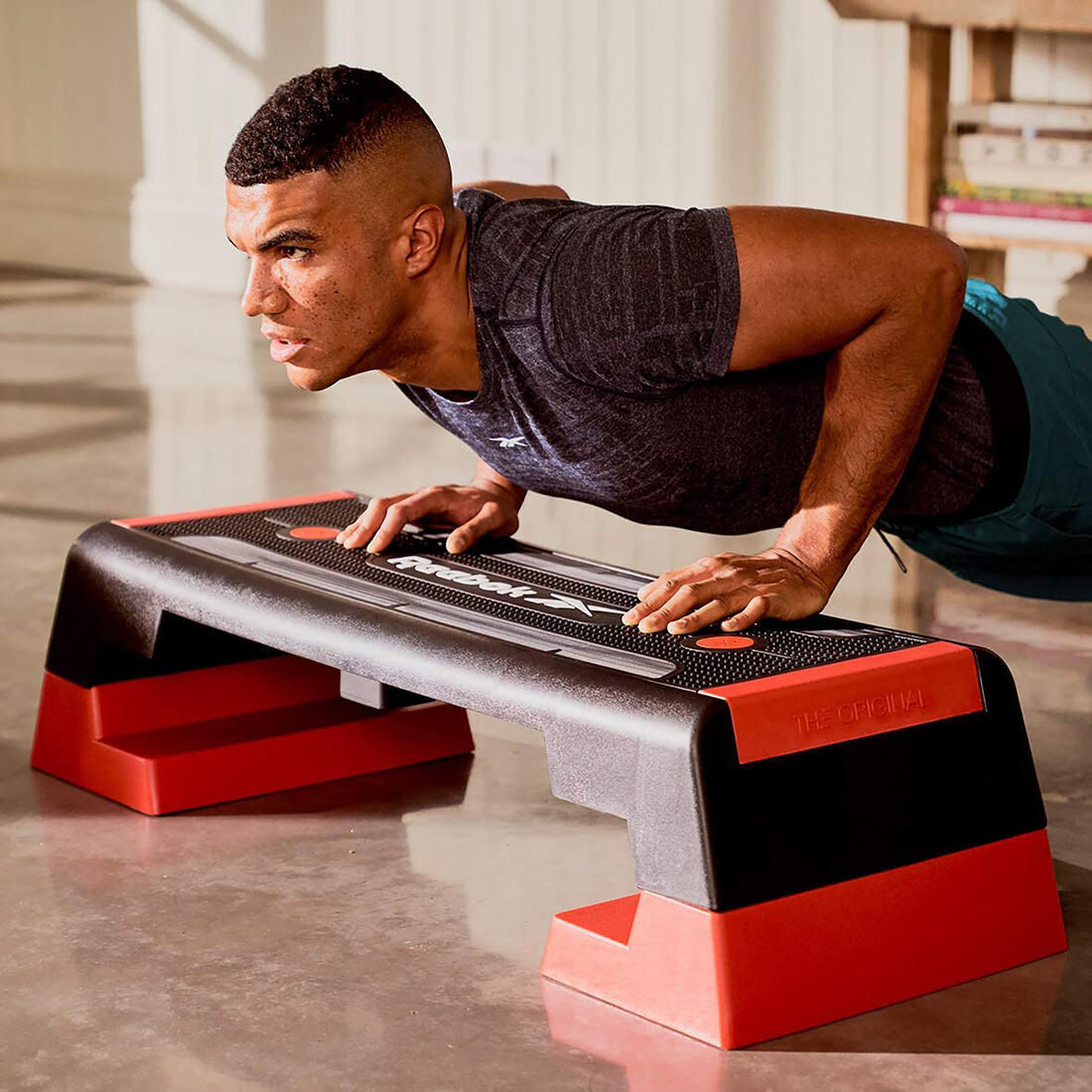 STEP REEBOK NOIR / ROUGE REEBOK | Decathlon