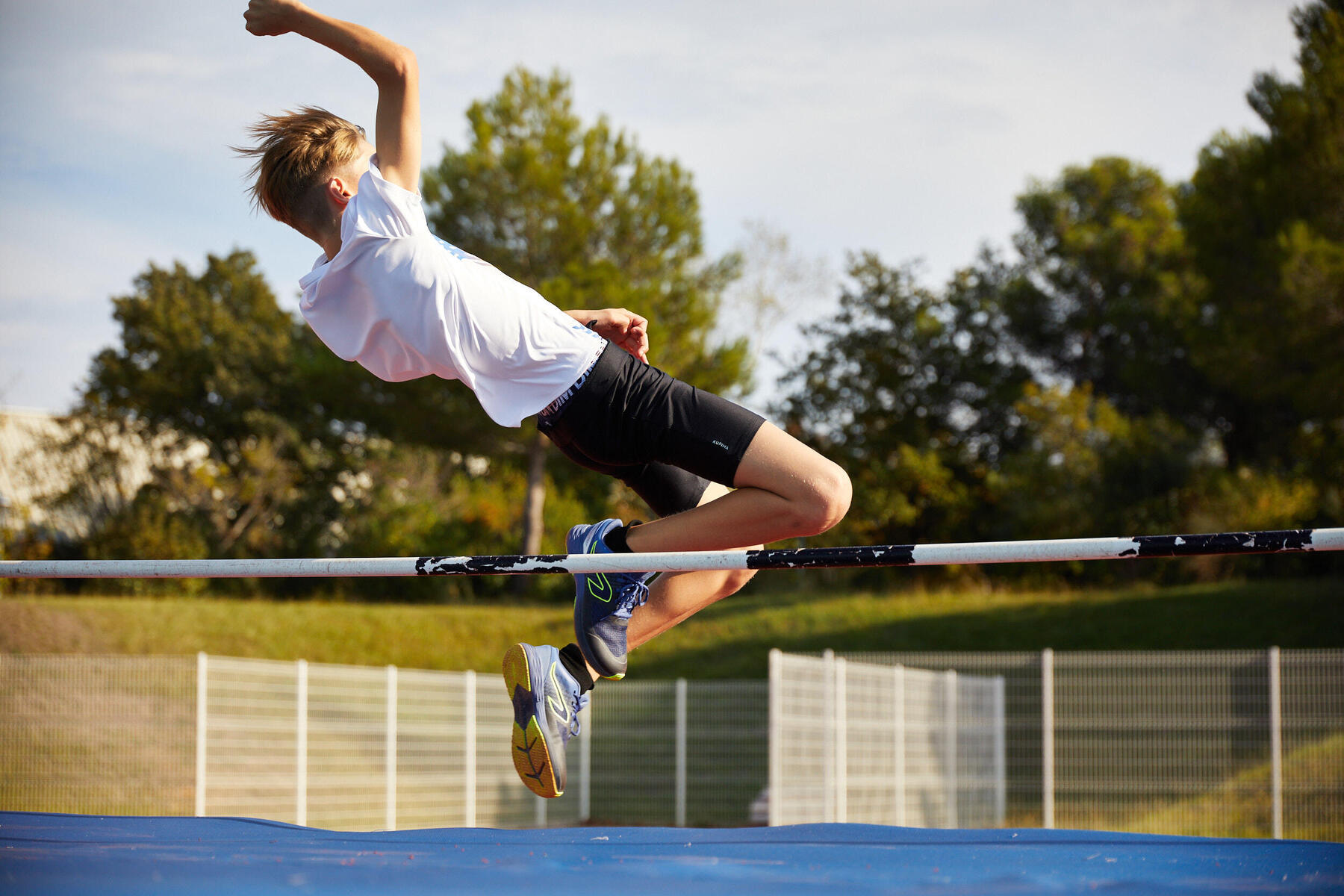 Skok wzwyż – co to za konkurencja sportowa? Na czym polega?